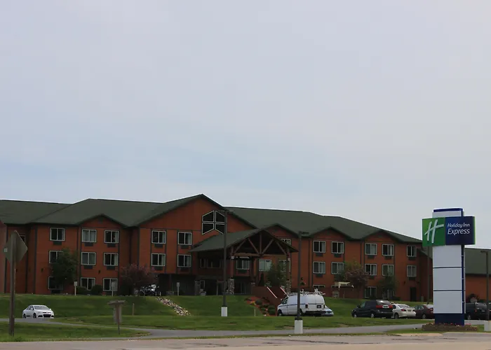 The Best Munising Hotels